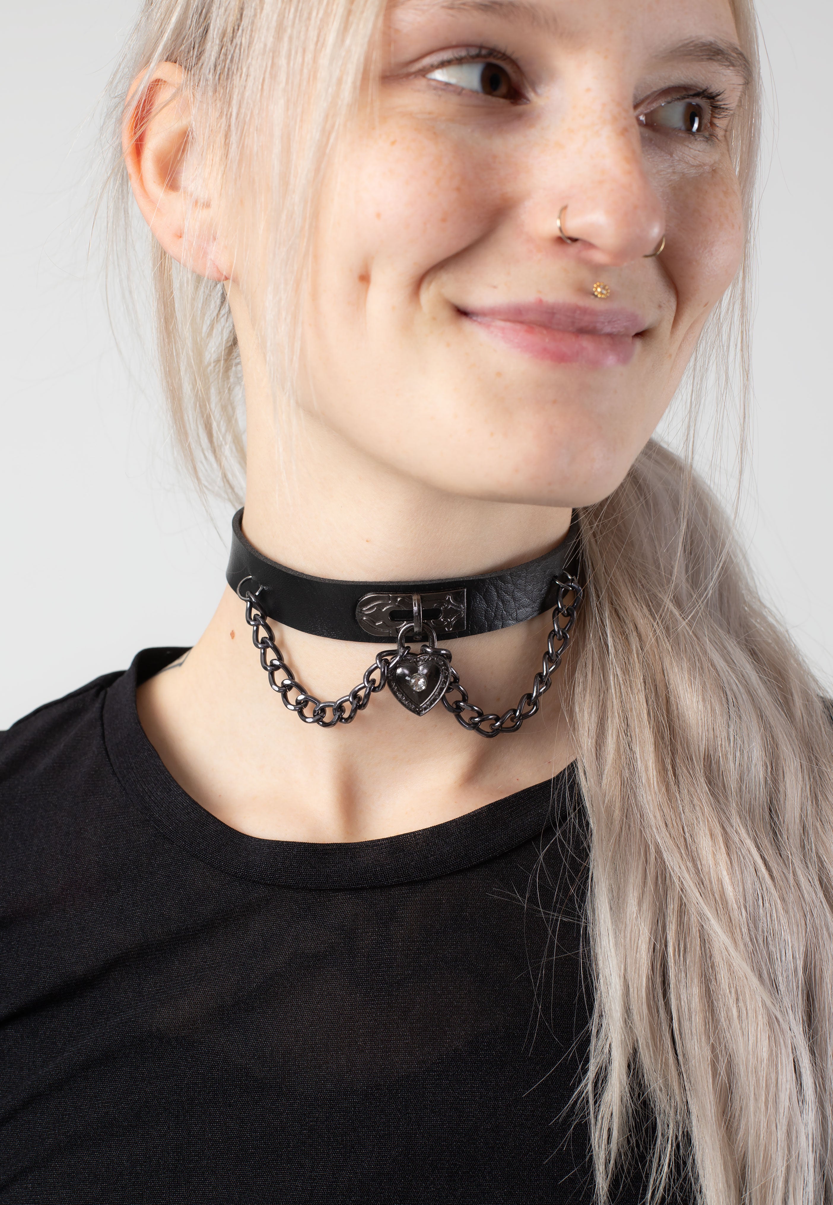 Bullet69 - Heart Lock Neckband Black - Choker | Impericon