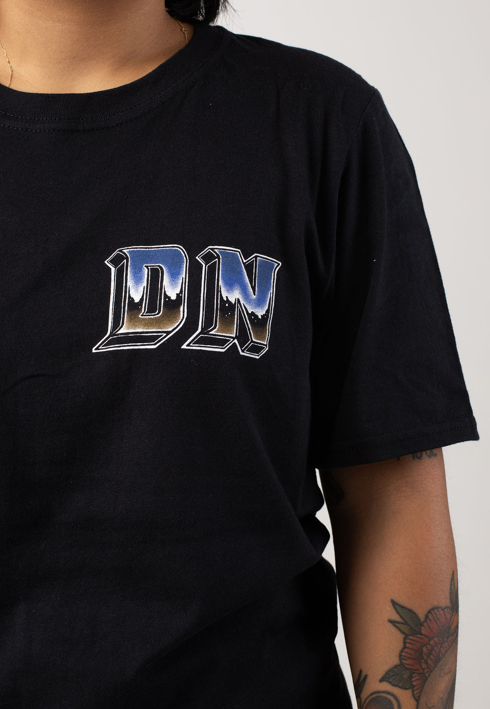 Deez Nuts - Chrome Logo Smiley - T-Shirt | Impericon